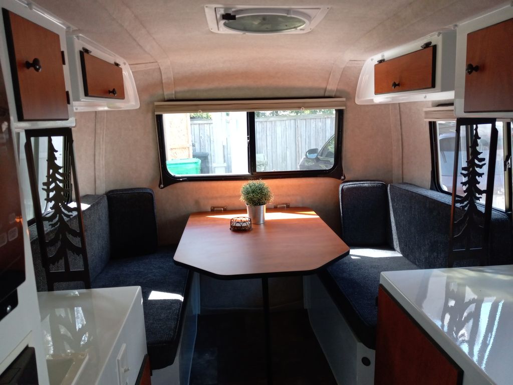 2022 Scamp Travel Trailer 16 Layout 4 - National Vehicle