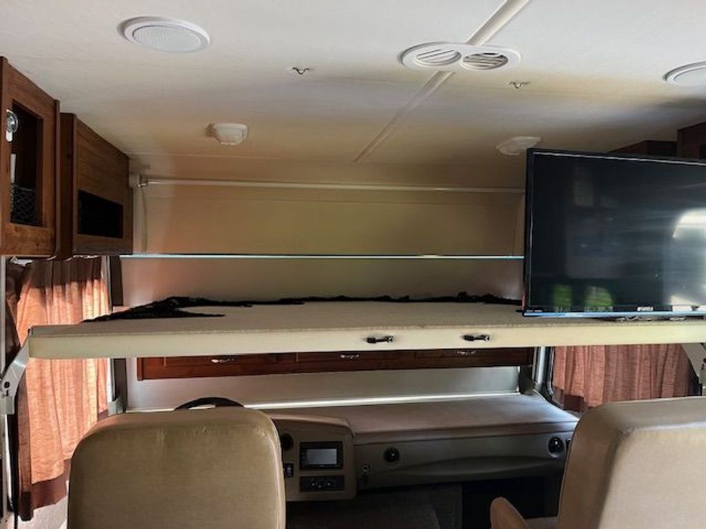 2014 Fleetwood Storm 28F - National Vehicle