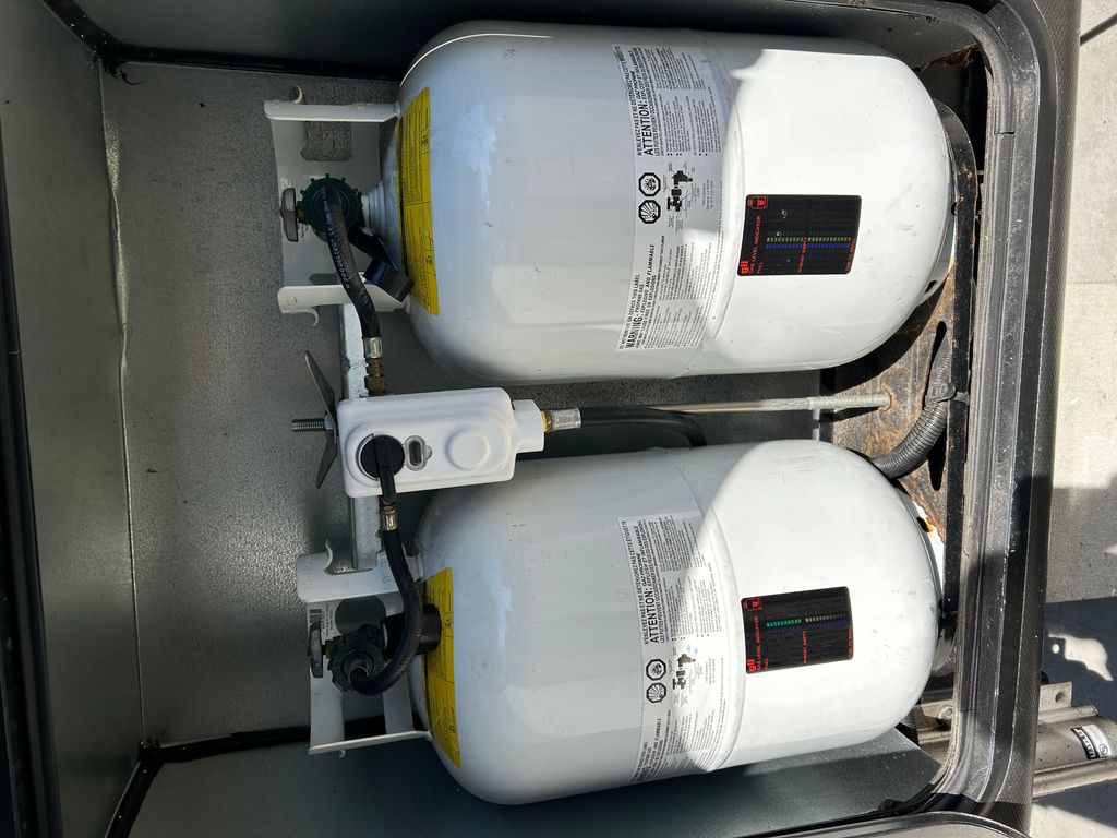 2021 Keystone Alpine 3712KB - National Vehicle