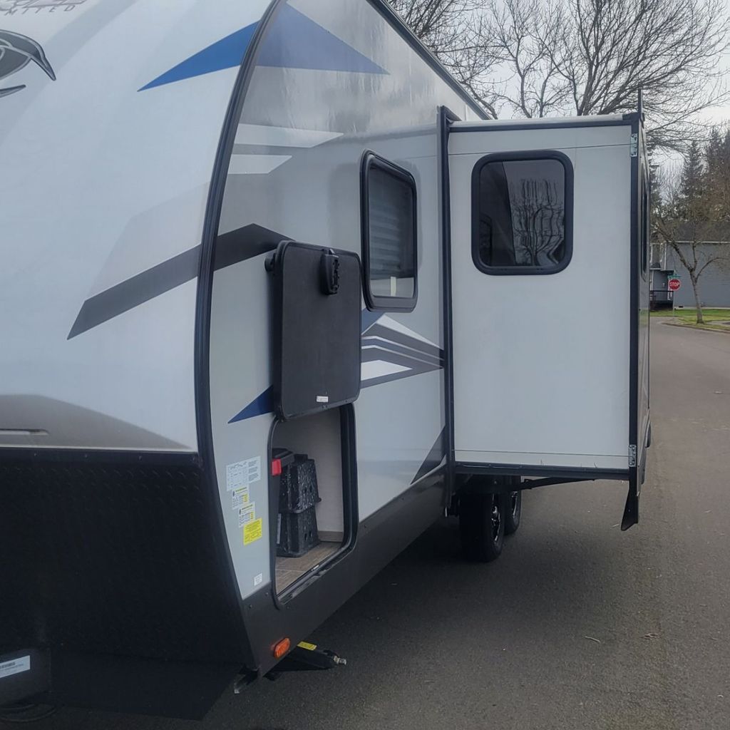 2022 Forest River Cherokee Alpha Wolf 23DBH-L - National Vehicle