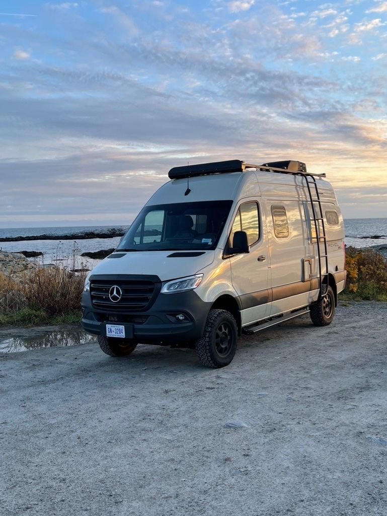 2022 Winnebago Revel 44E 4x4 - National Vehicle