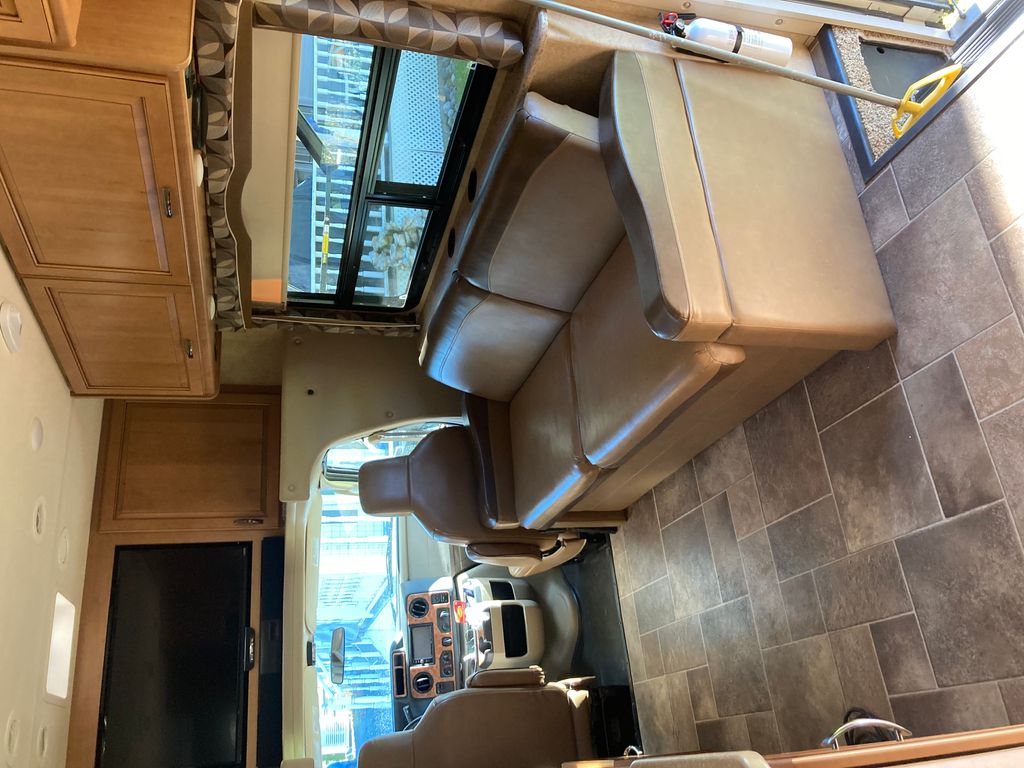 2016 Thor Motor Coach Chateau 31W - National Vehicle