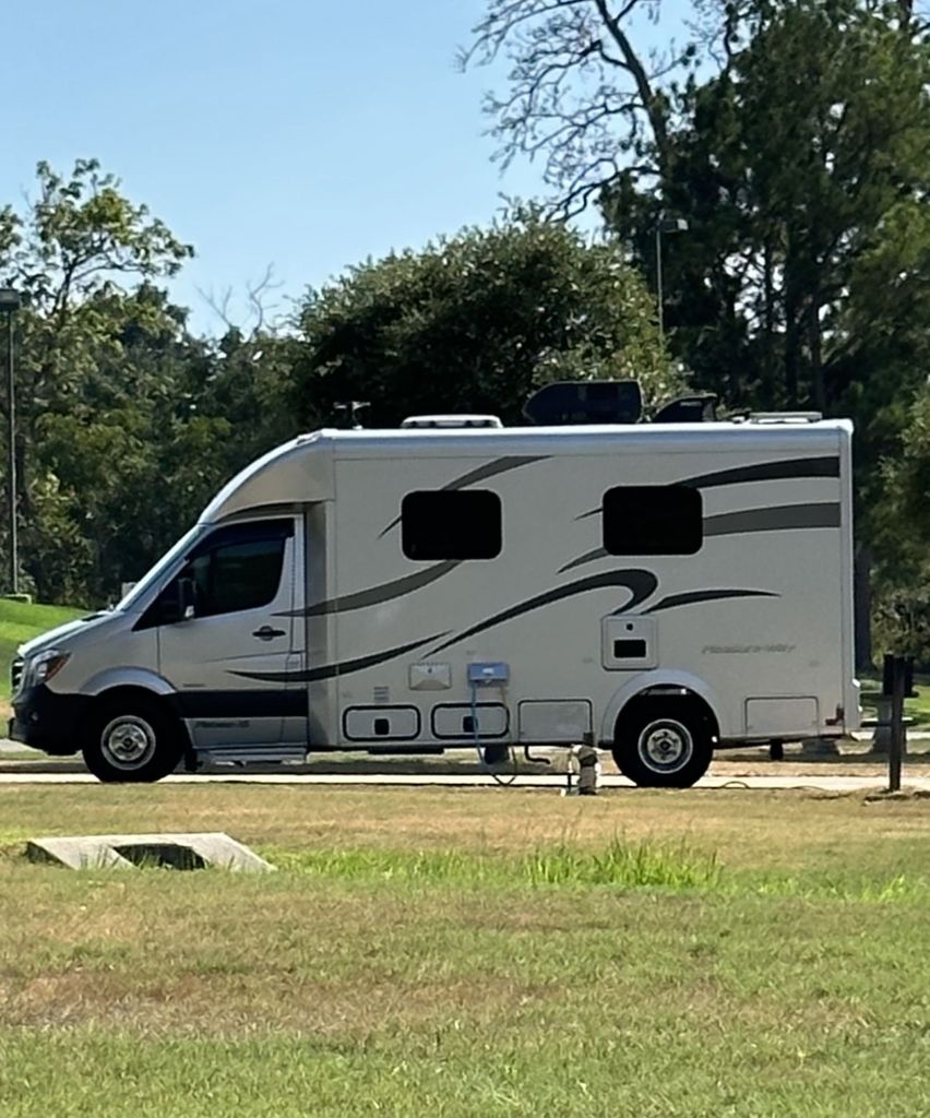 2015 Pleasure-Way Plateau XL - National Vehicle