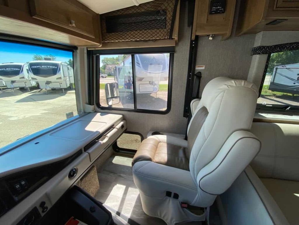 2021 Fleetwood Flair 28A - National Vehicle