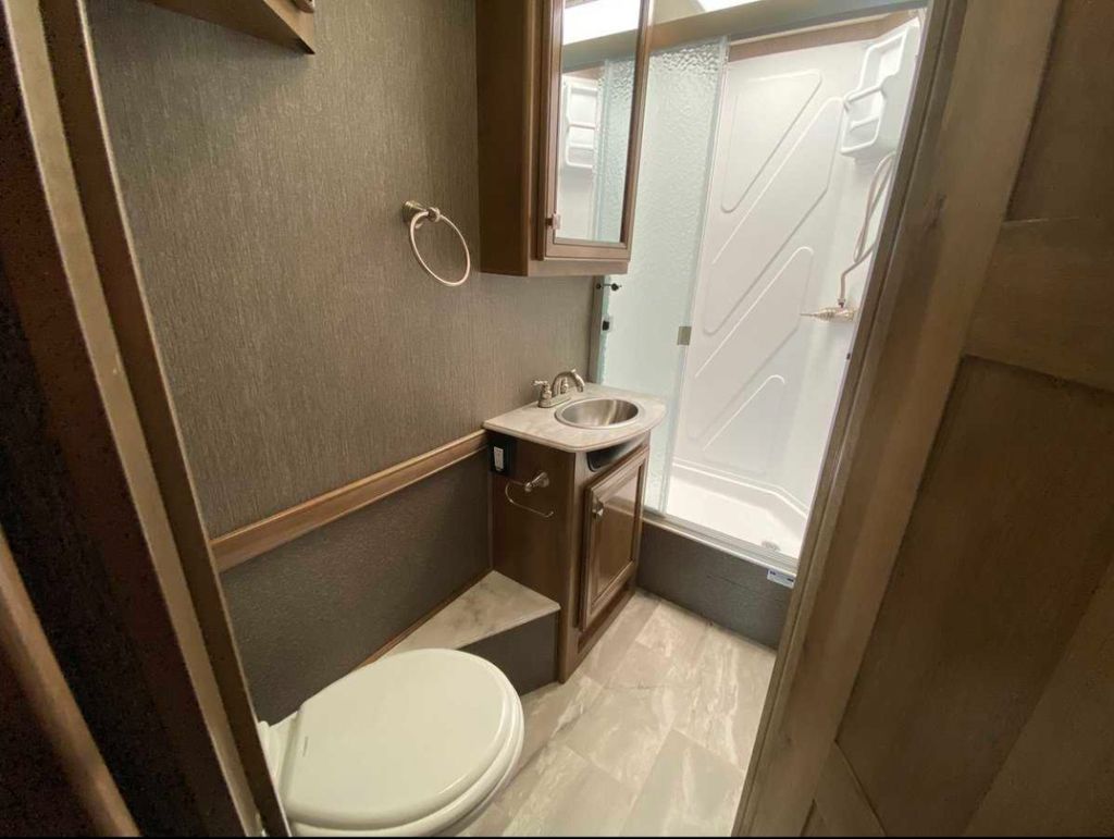 2021 Fleetwood Flair 28A - National Vehicle