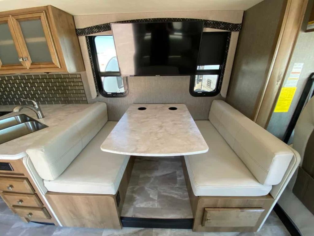 2021 Fleetwood Flair 28A - National Vehicle