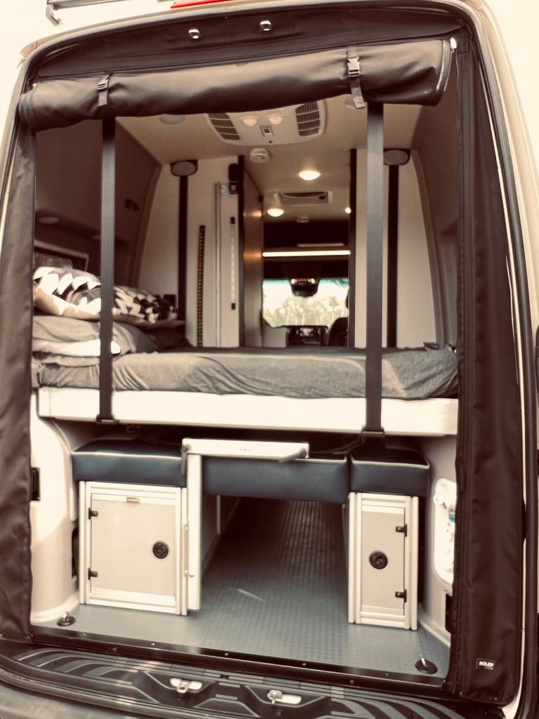 2022 Winnebago Revel 44E 4x4 - National Vehicle