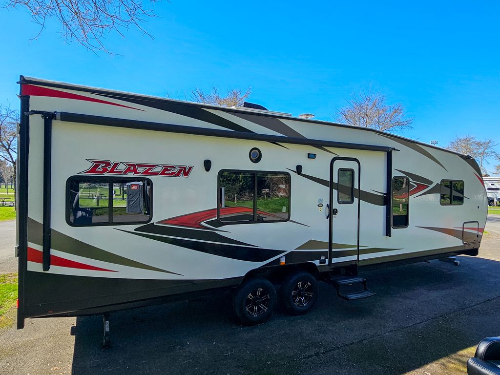 2019 Pacific Coachworks Blaze'n LE Toy Hauler 28FS - National Vehicle