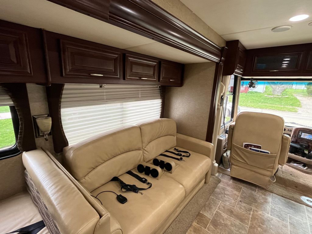 2013 Thor Motor Coach Challenger 32VS - National Vehicle