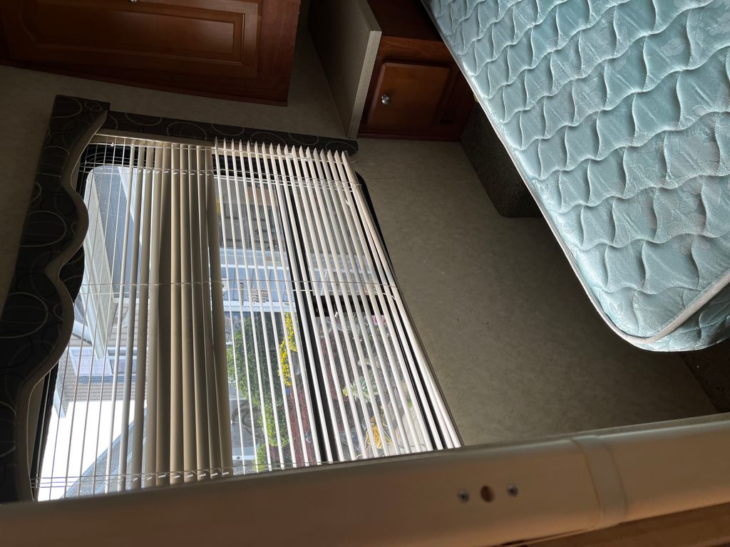 2008 Forest River Lexington 300SS - National Vehicle