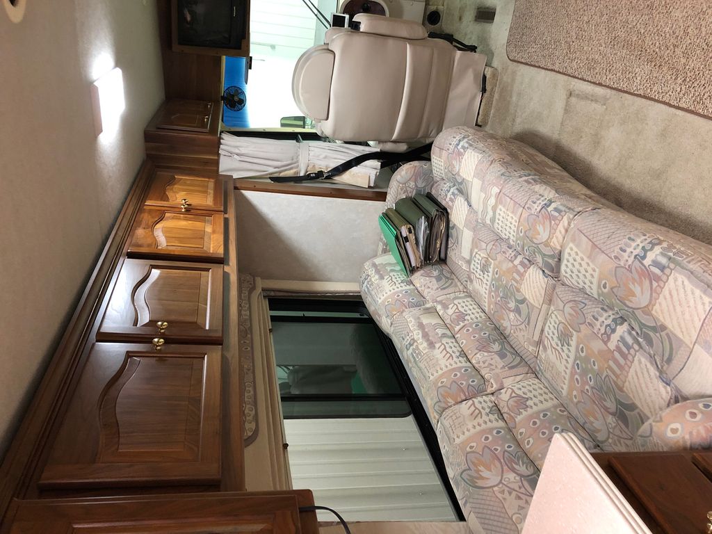 2001 Tiffin Motorhomes Zephyr 40CZ - National Vehicle
