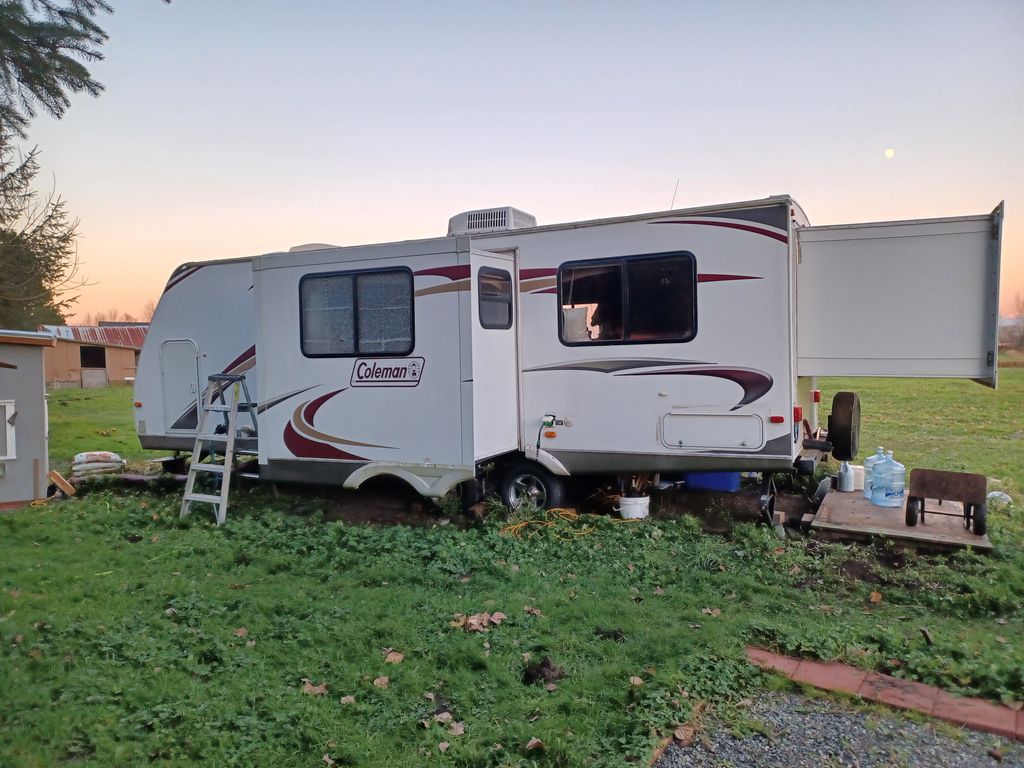 2010 Dutchmen Coleman Ultra-Lite 225 - National Vehicle