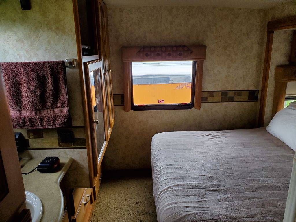 2011 Winnebago Aspect 28B - National Vehicle