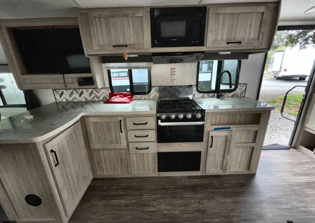 2022 Cruiser RV Twilight Signature 2100 - National Vehicle