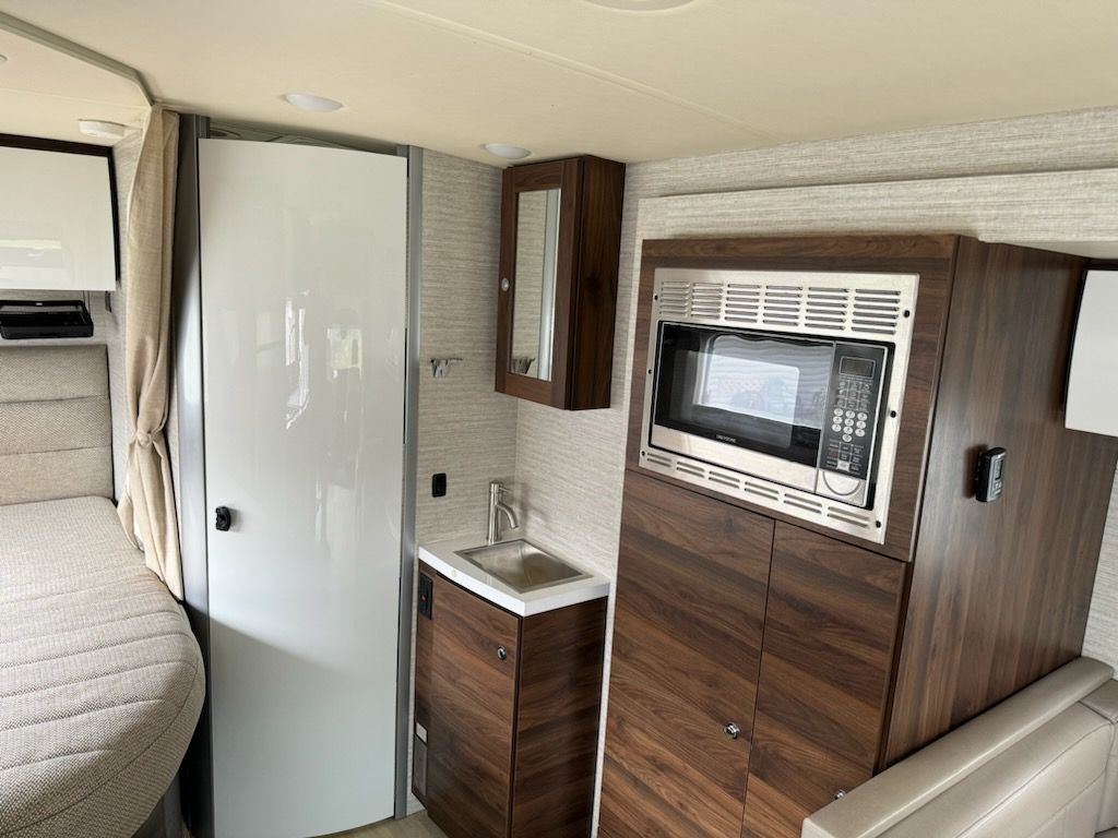 2021 Winnebago View 24J - National Vehicle
