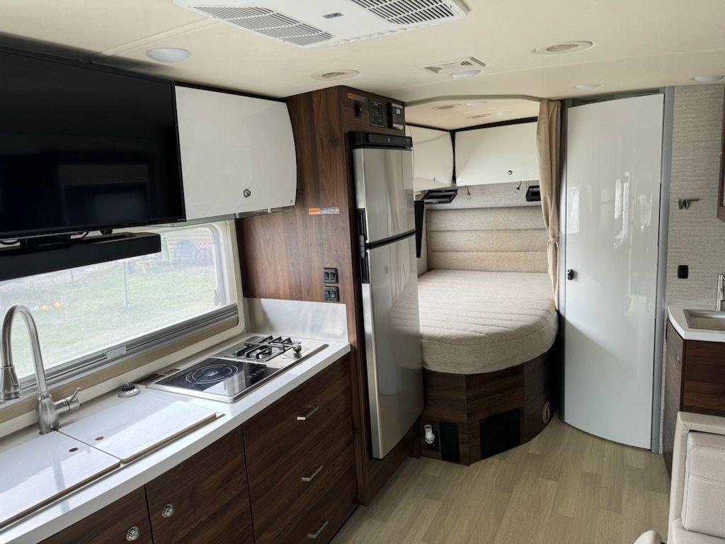 2021 Winnebago View 24J - National Vehicle