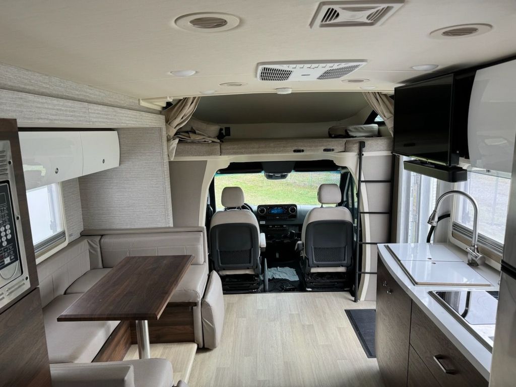 2021 Winnebago View 24J - National Vehicle