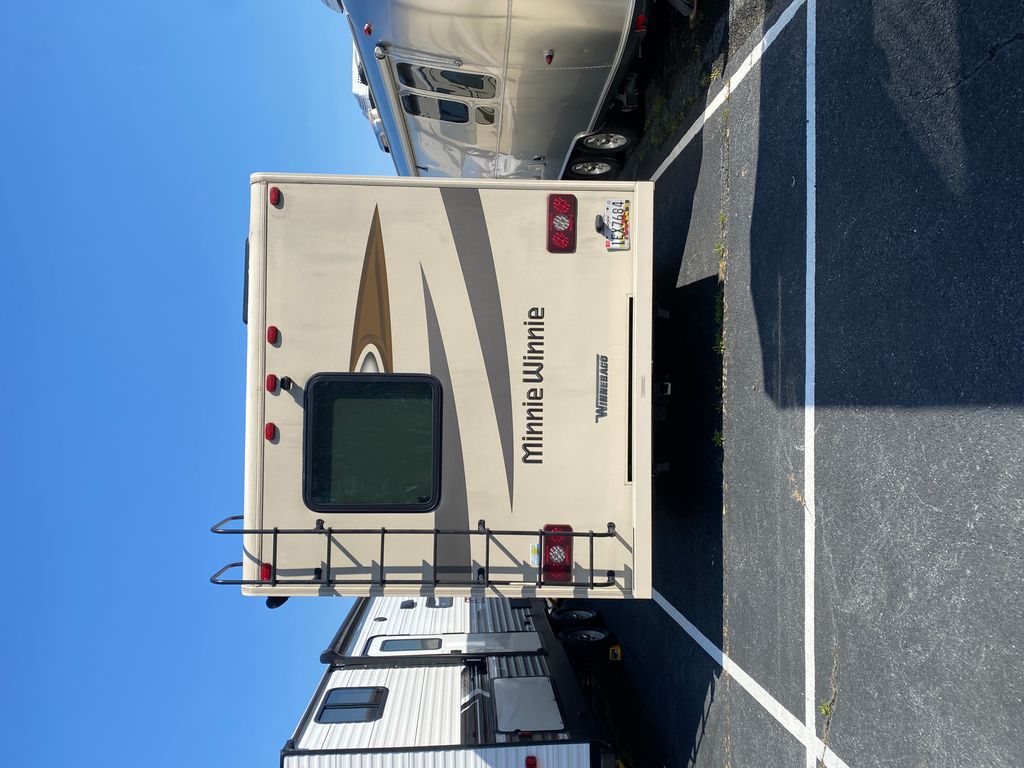 2022 Winnebago Minnie Winnie 26T - National Vehicle