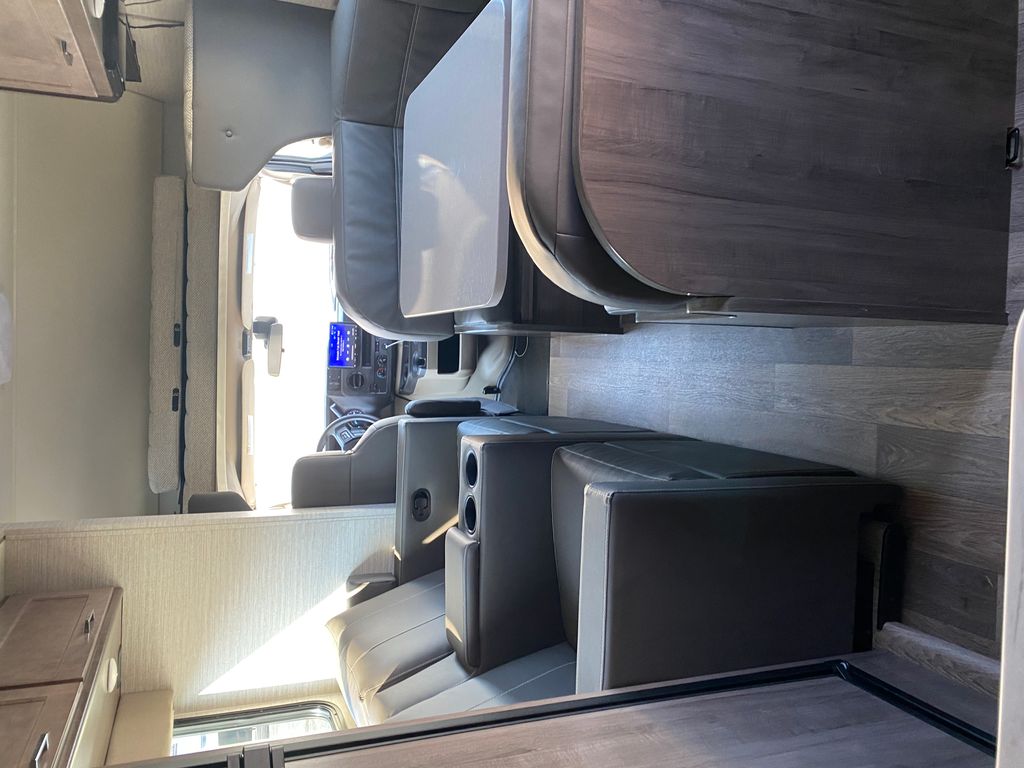 2022 Winnebago Minnie Winnie 26T - National Vehicle