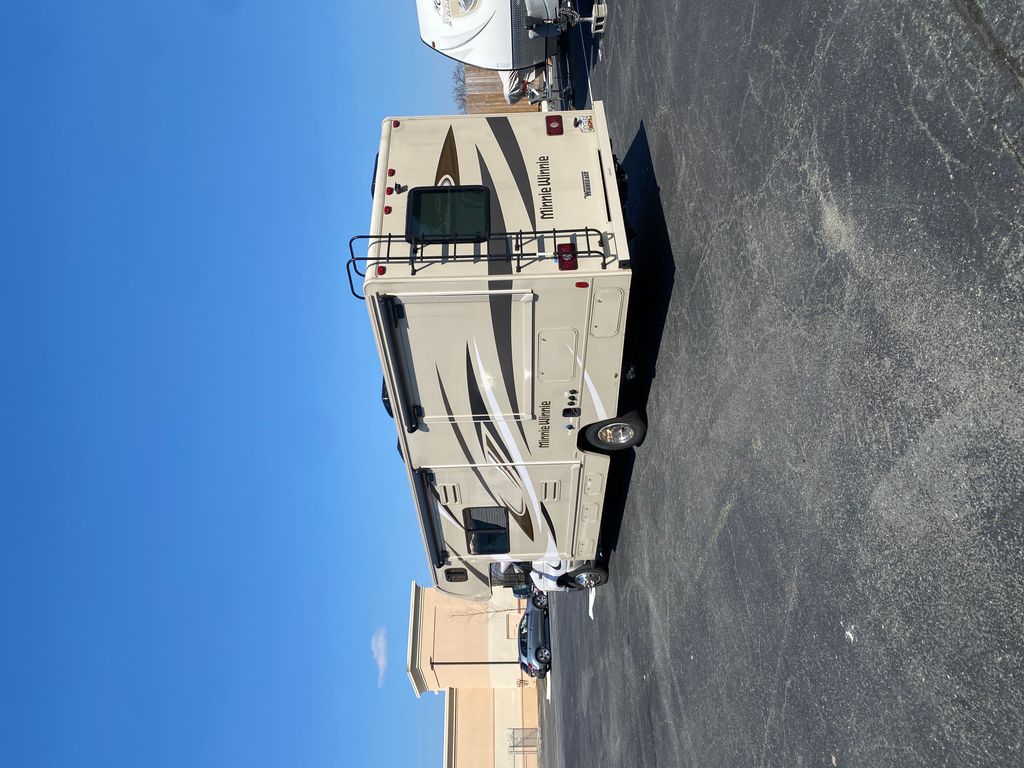 2022 Winnebago Minnie Winnie 26T - National Vehicle