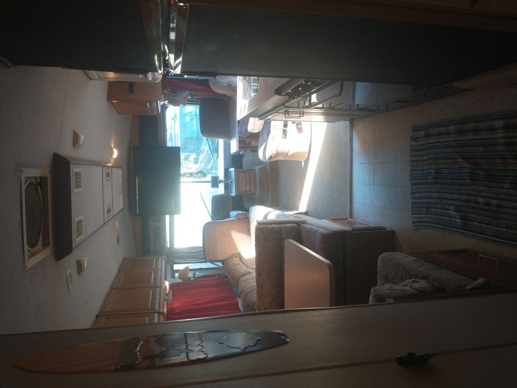 1995 Fleetwood Bounder 38 - National Vehicle