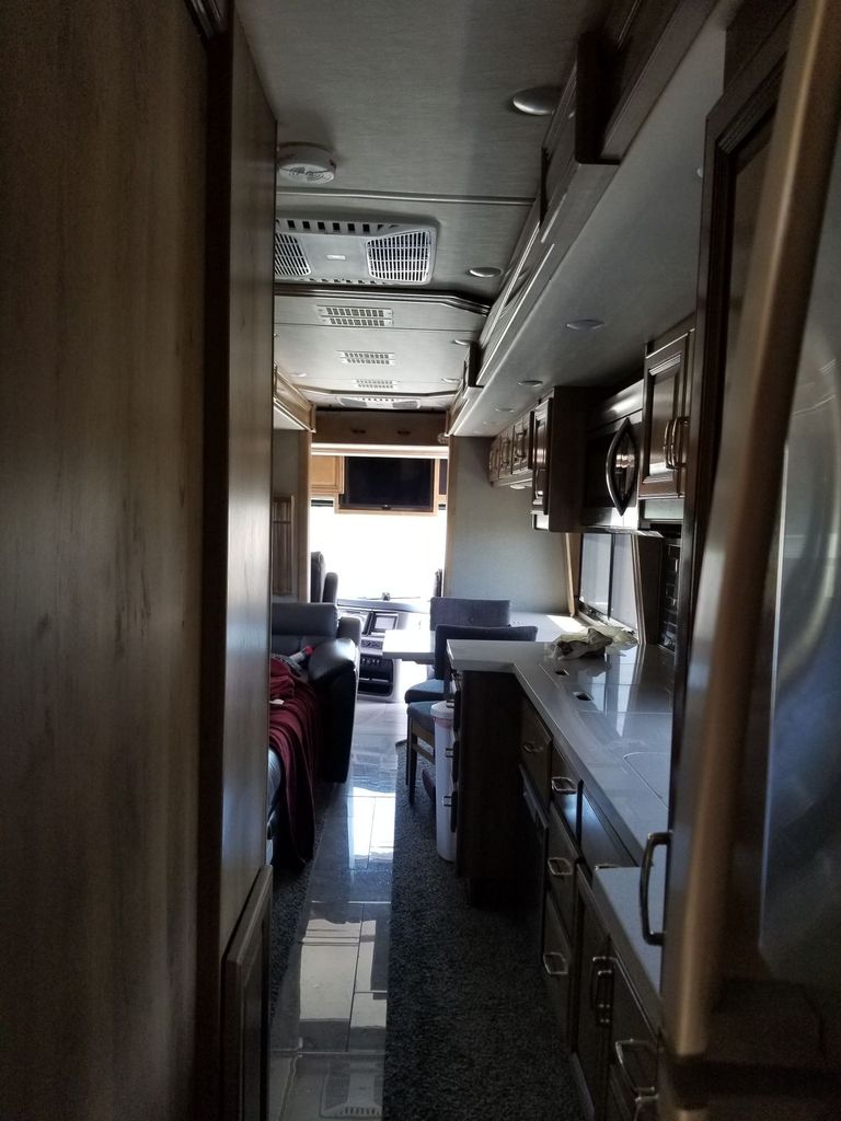 2019 Fleetwood Discovery LXE 44B - National Vehicle