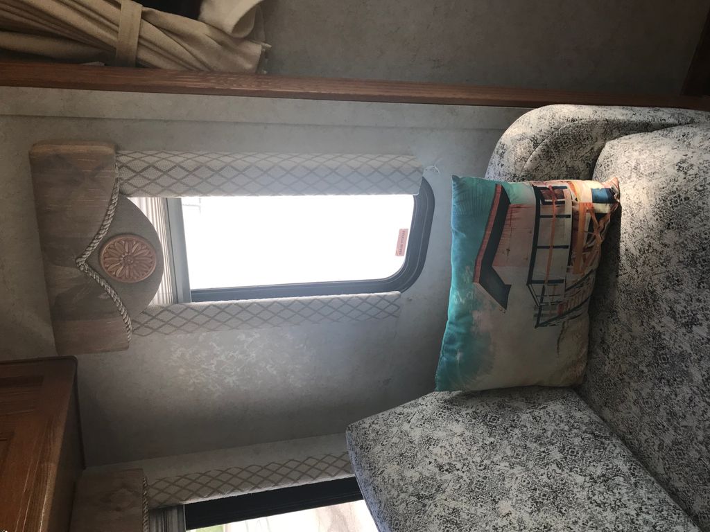 2004 Gulf Stream Conquest Limited Edition 6236 - National Vehicle