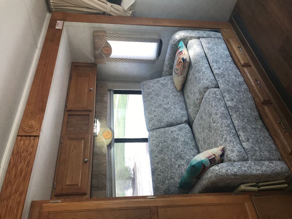 2004 Gulf Stream Conquest Limited Edition 6236 - National Vehicle