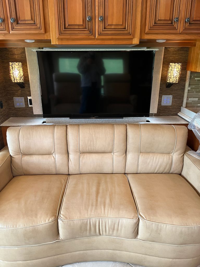 2015 Newmar Dutch Star 4018 - National Vehicle