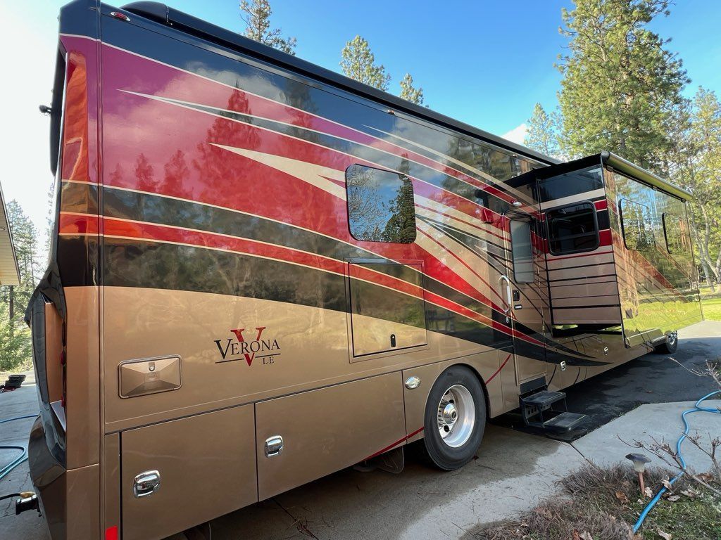 2017 Renegade Verona LE 40LRB - National Vehicle