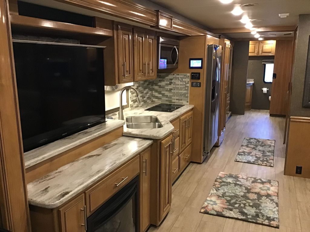 2019 Thor Motor Coach Challenger 37FH - National Vehicle