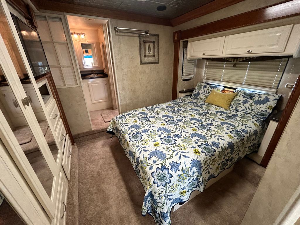 2007 Gulf Stream Friendship G8 8414 - National Vehicle