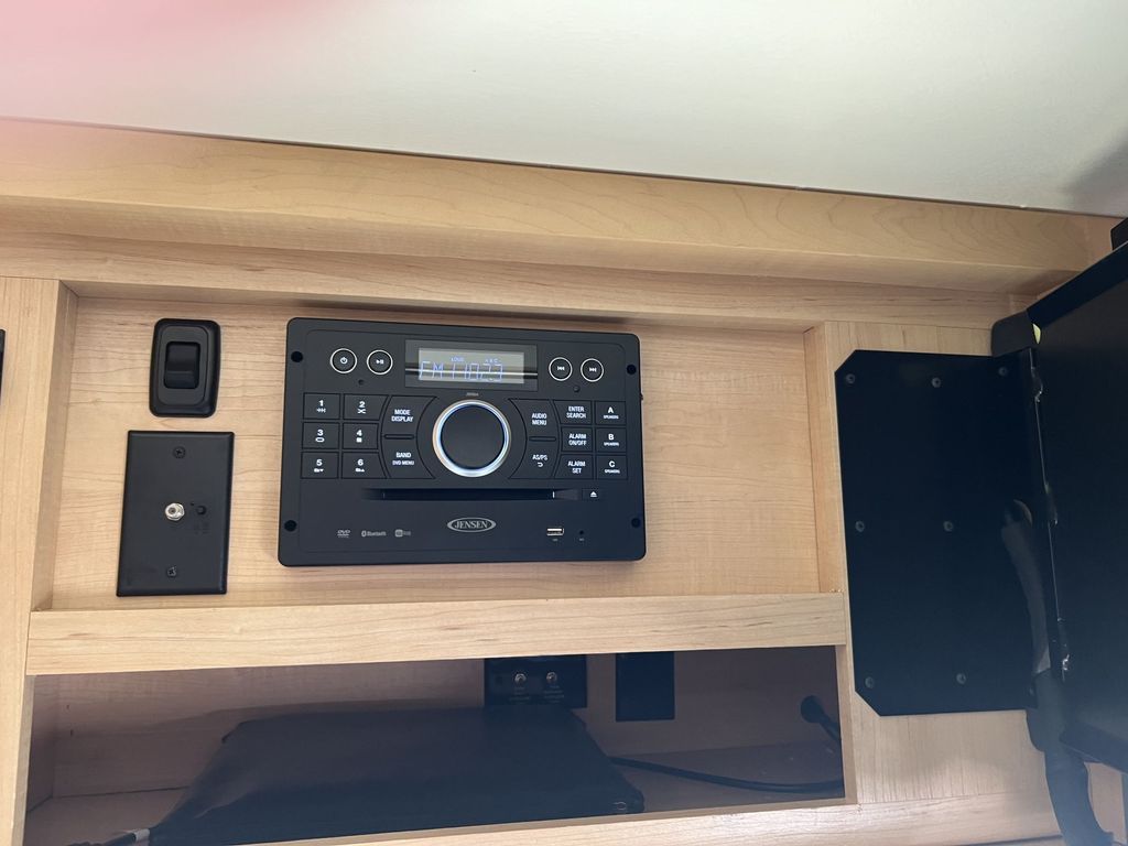 2017 Winnebago Fuse 23T - National Vehicle