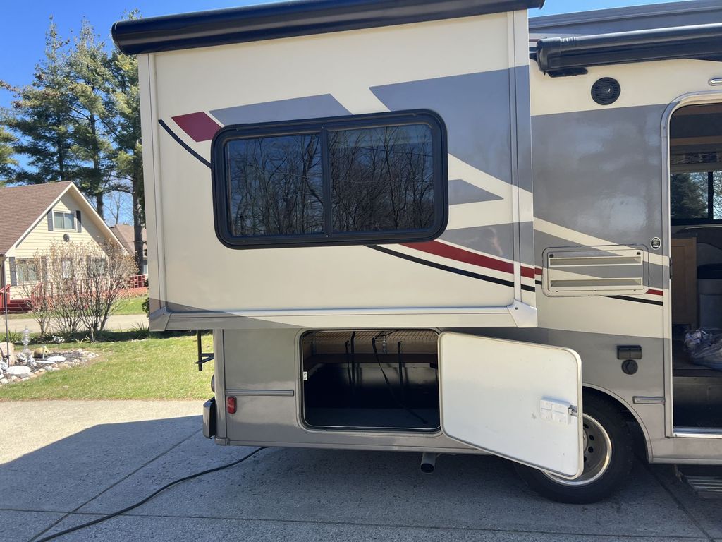 2017 Winnebago Fuse 23T - National Vehicle