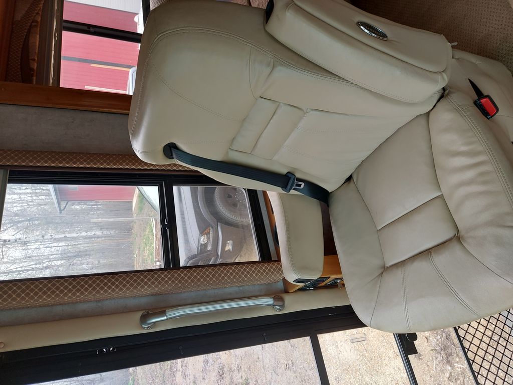 2007 Beaver Contessa Pacifica - National Vehicle