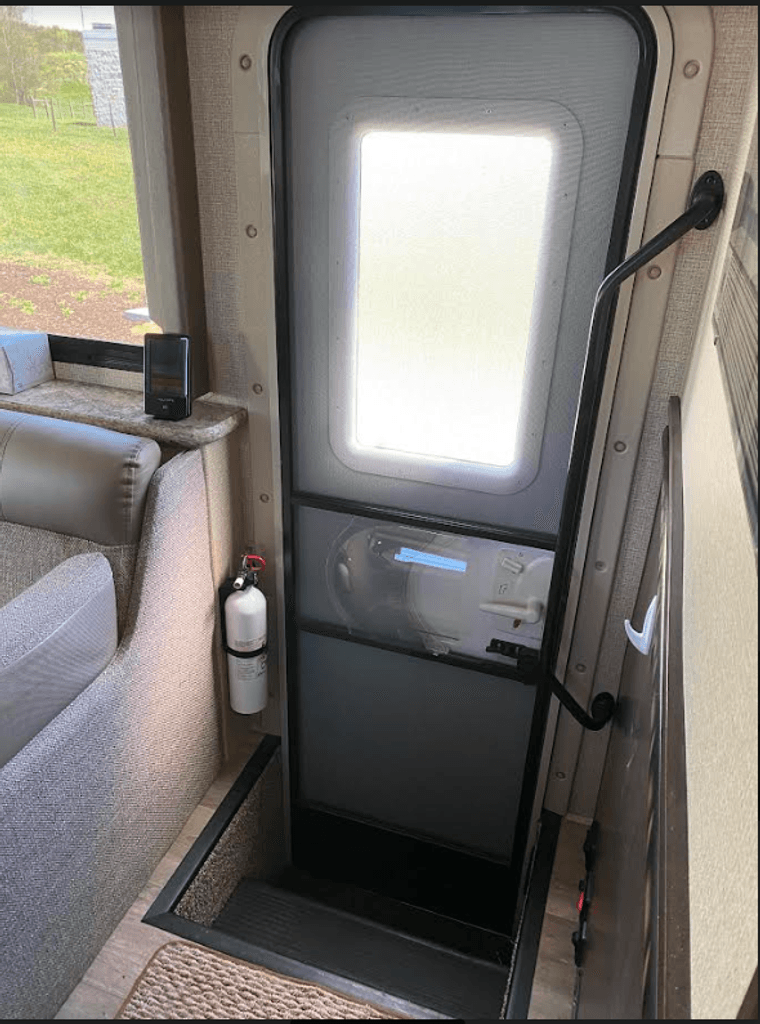 2018 Thor Motor Coach Freedom Elite 29FE - National Vehicle