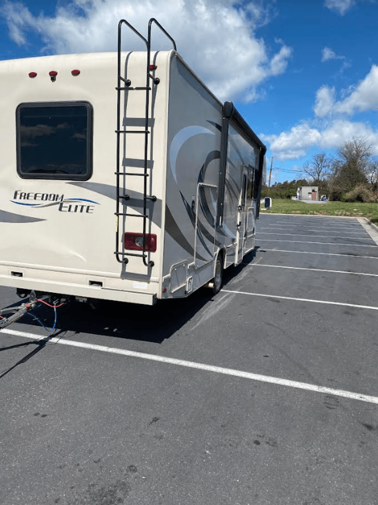 2018 Thor Motor Coach Freedom Elite 29FE - National Vehicle