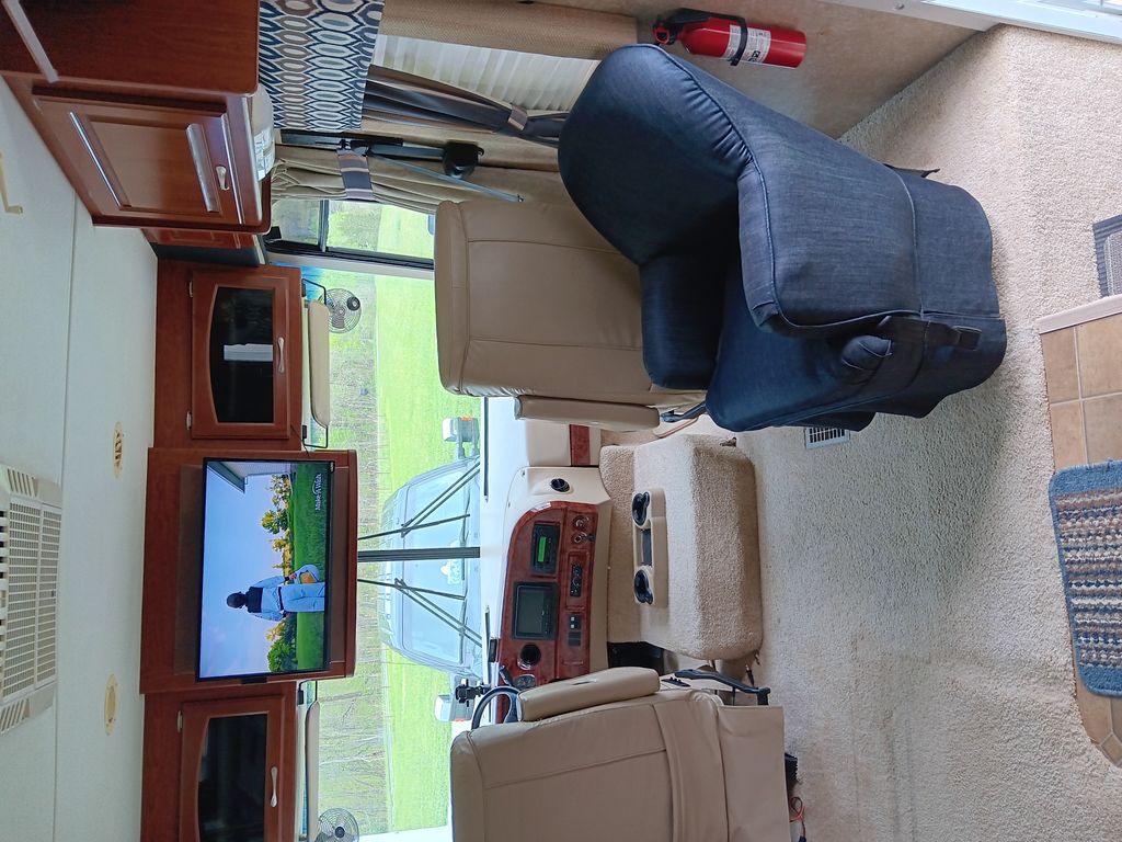 2006 Four Winds Hurricane 34N - National Vehicle