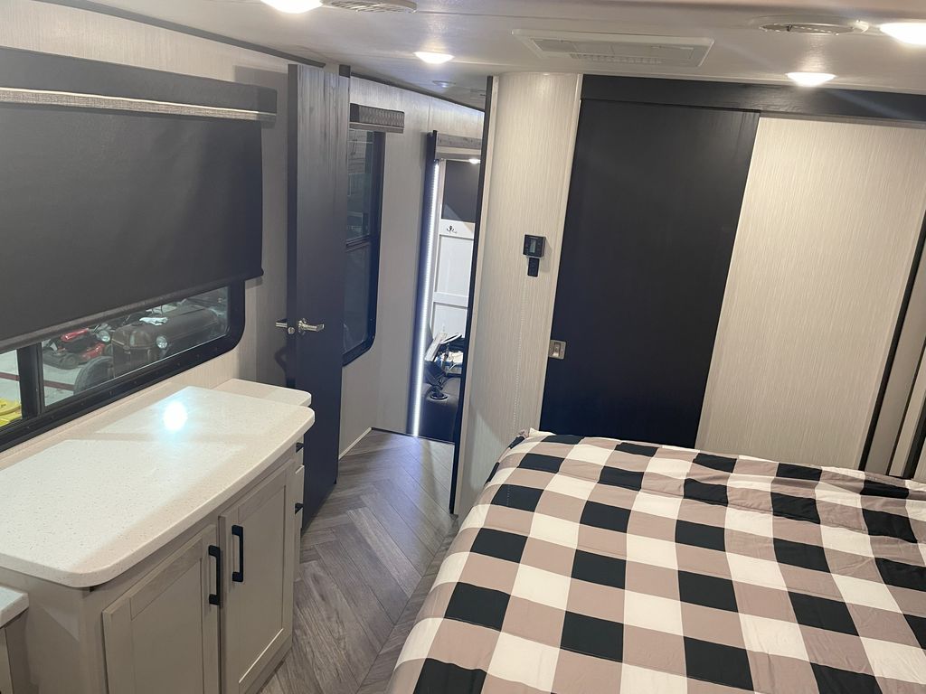 2021 Heartland Cyclone 4006 - National Vehicle