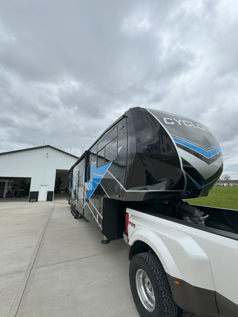 2021 Heartland Cyclone 4006 - National Vehicle