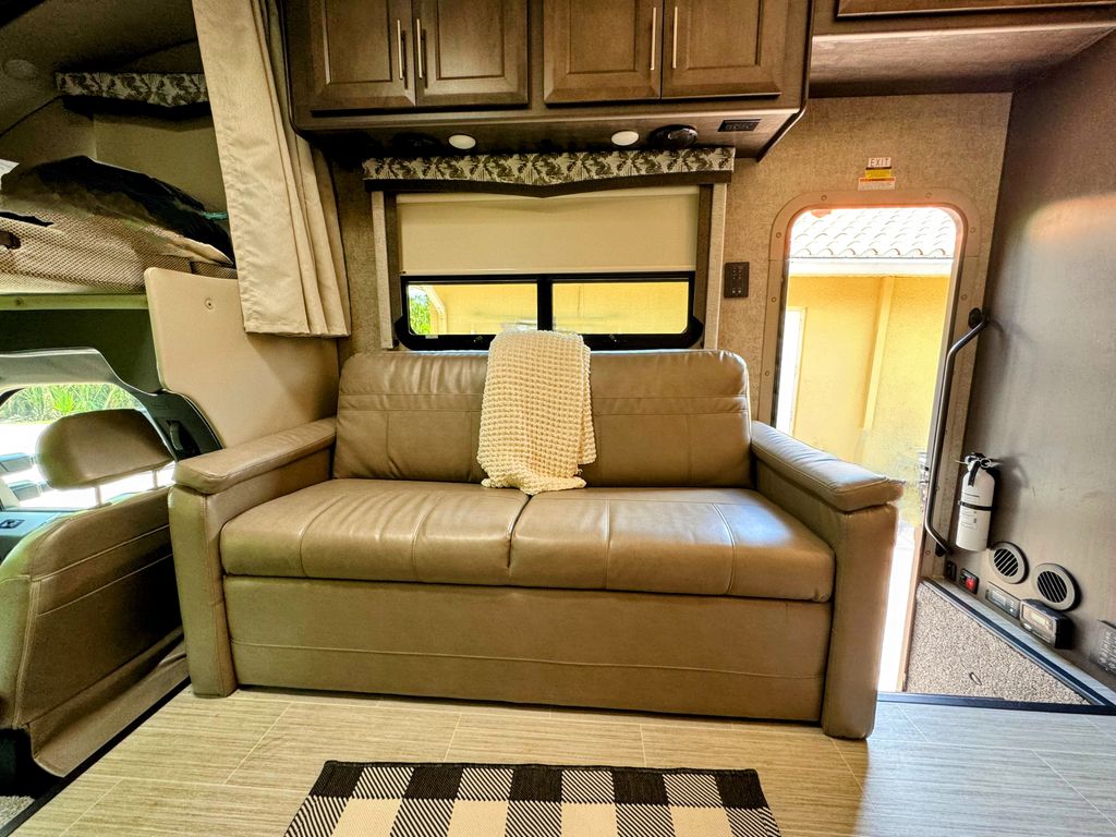 2022 Thor Motor Coach Magnitude RS36 - National Vehicle