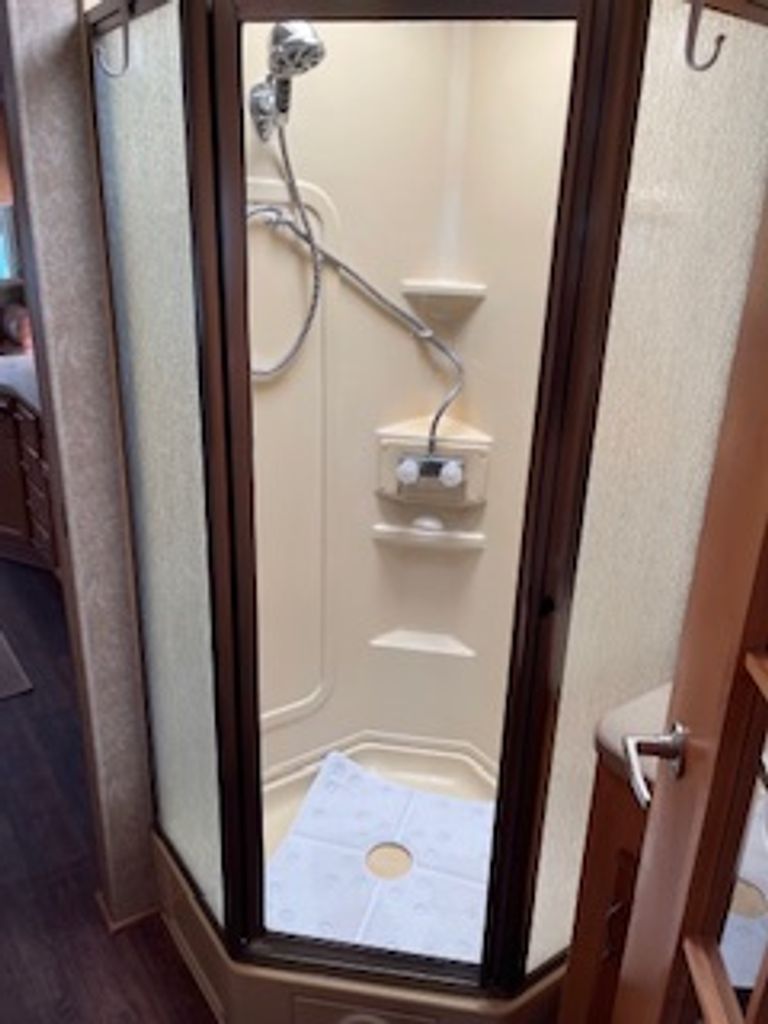 2006 Four Winds Magellan 36A - National Vehicle