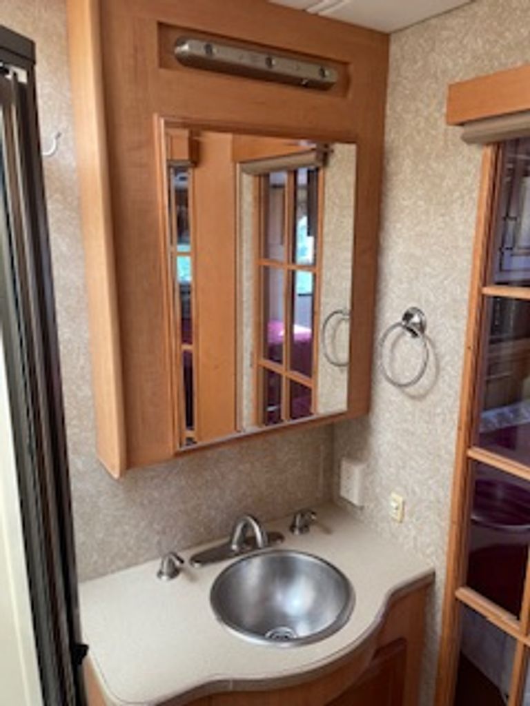 2006 Four Winds Magellan 36A - National Vehicle