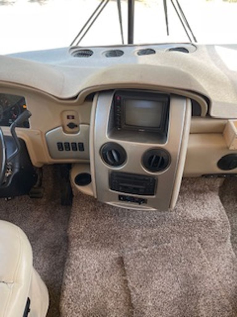 2006 Four Winds Magellan 36A - National Vehicle