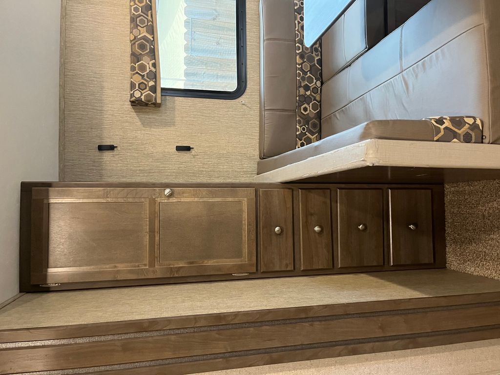 2019 Dutchmen Coleman Lantern 244BH - National Vehicle