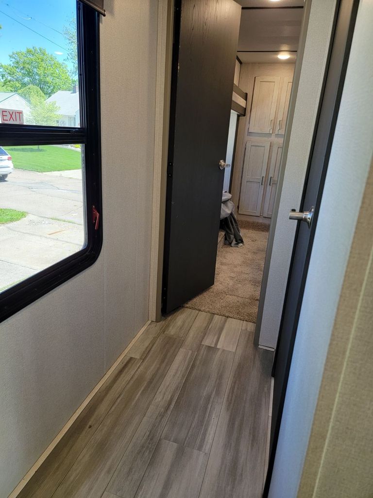 2021 Keystone Sprinter Limited 3550FWMLS - National Vehicle