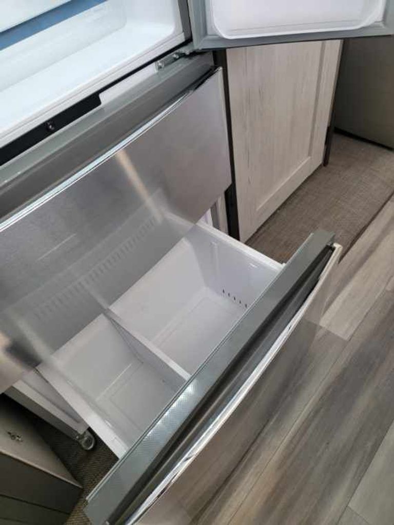 2021 Keystone Sprinter Limited 3550FWMLS - National Vehicle