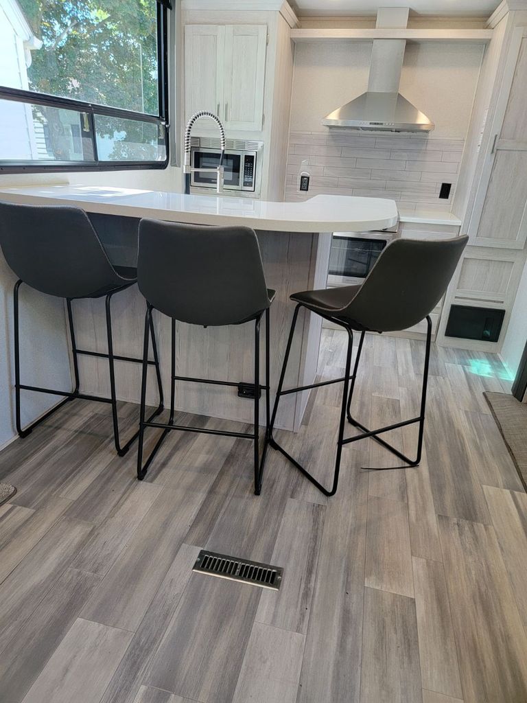 2021 Keystone Sprinter Limited 3550FWMLS - National Vehicle