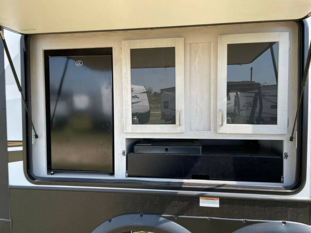 2021 Keystone Sprinter Limited 3550FWMLS - National Vehicle