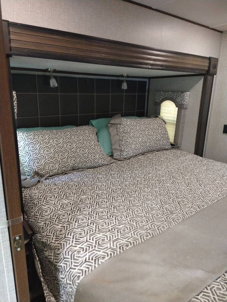 2019 Keystone Alpine 3701FL - National Vehicle